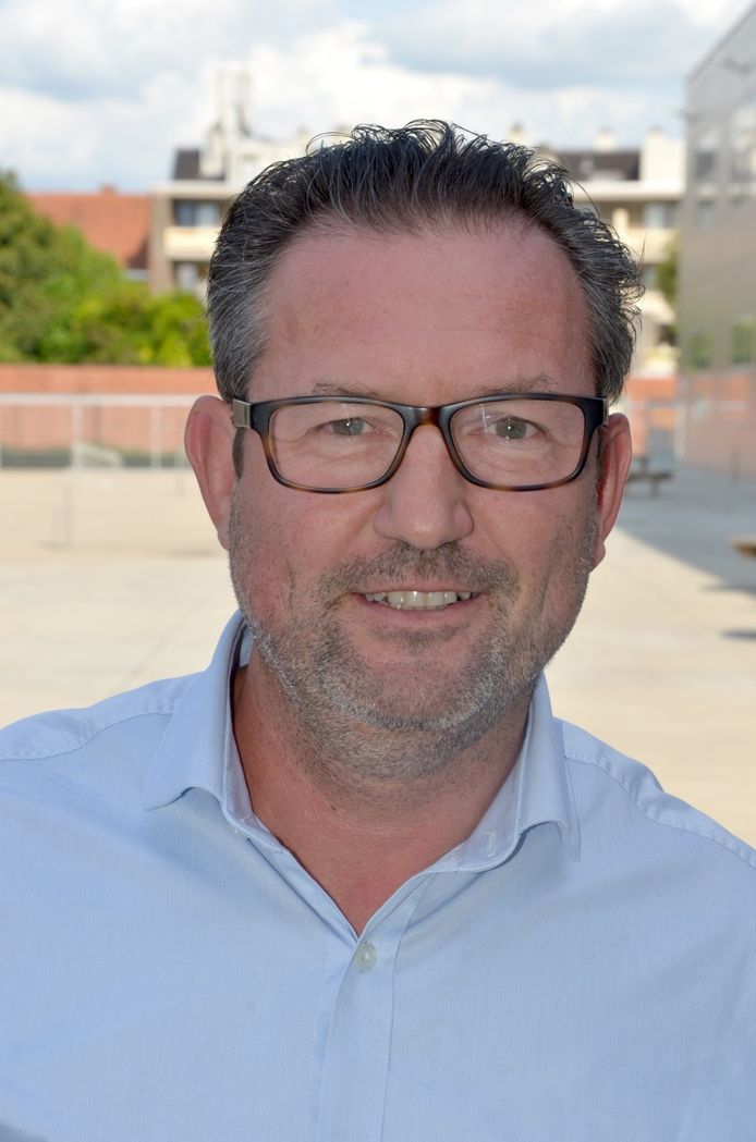 Terug naar school: Filip Roets nieuwe technisch directeur Emmaüs ...