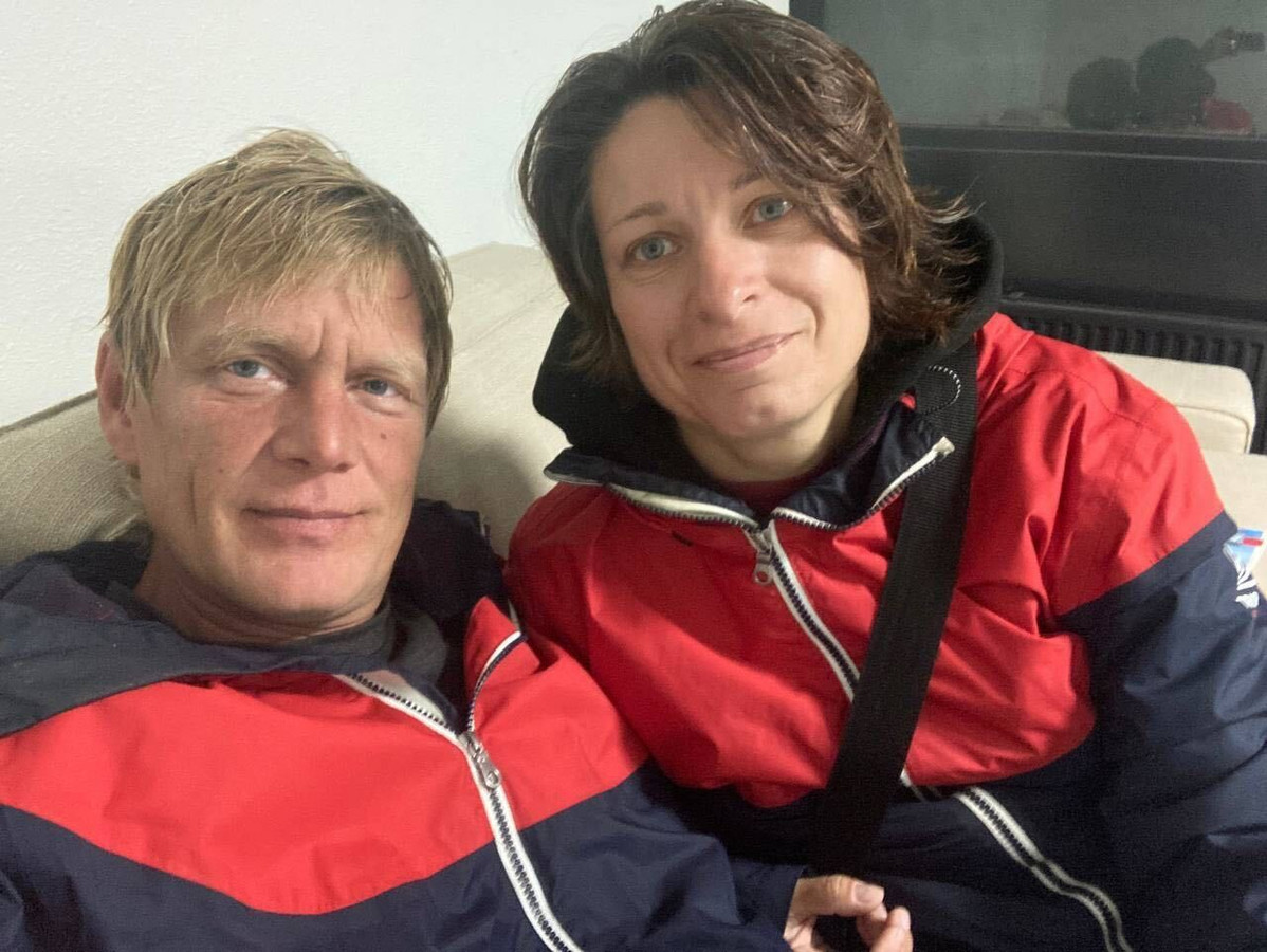 Marechaussee zet Russen het land uit die met zeiljacht stranden bij ...