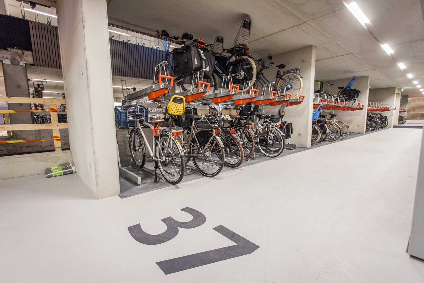 Stations op de schop: betere aansluitingen en extra fietsenstallingen ...