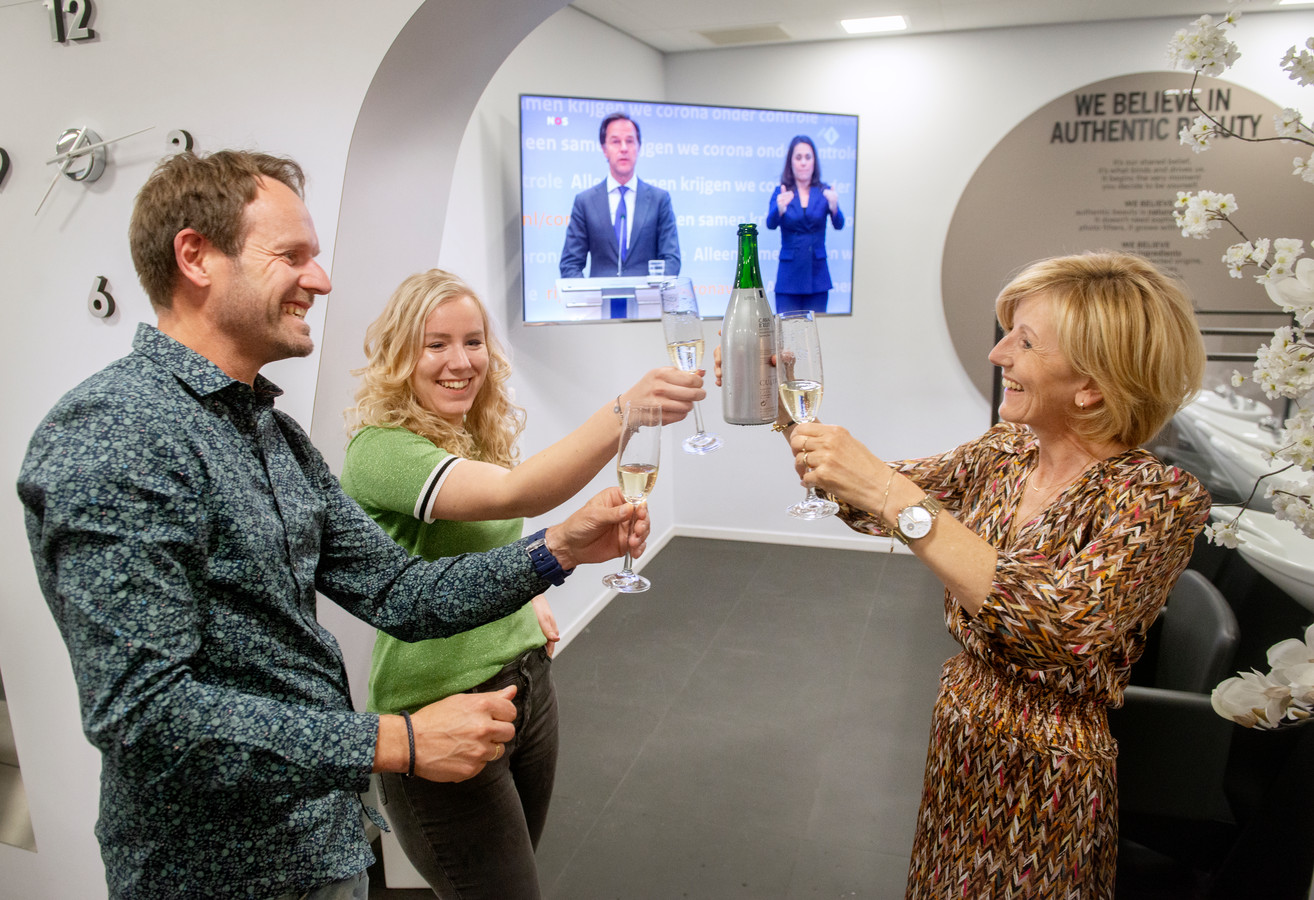 Heesche kappers jubelen en juichen: na de champagne tijd voor de ...