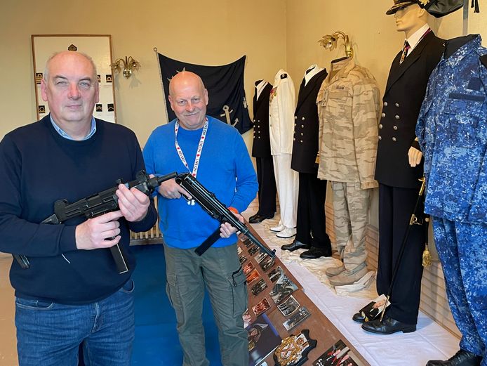 Ex-marinier Johnny (60) bouwt met privécollectie aan een museum in ...