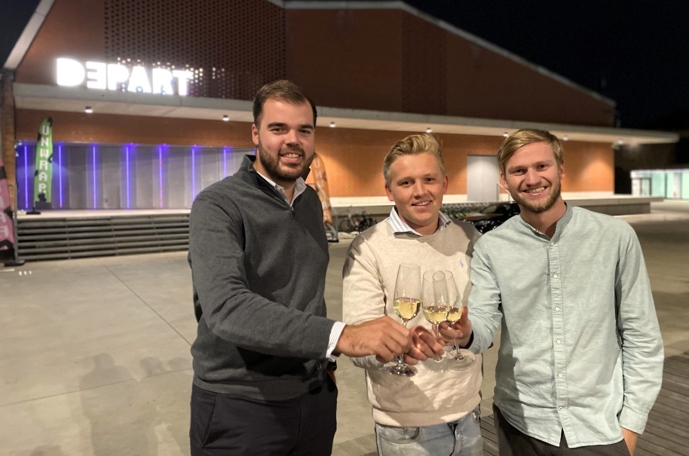 Lennert en Tim nemen Azuro over: “Hippe zomerbar in goeie handen, we ...