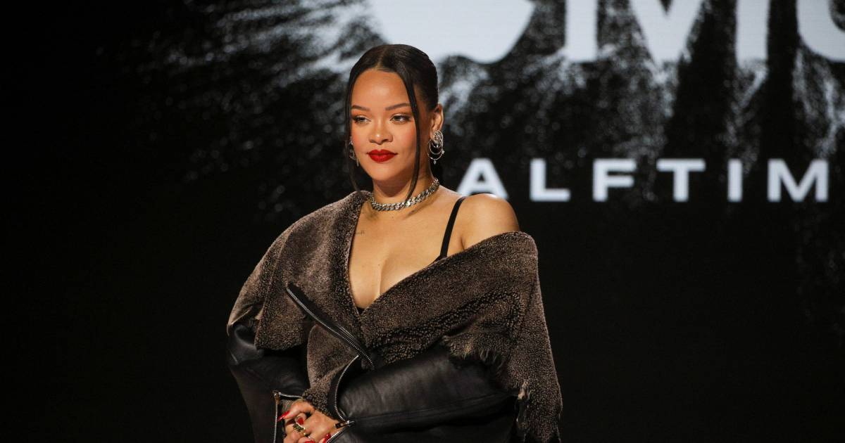 Rihanna a fait quarante setlists pour mettre tout son travail dans le spectacle du Super Bowl ...