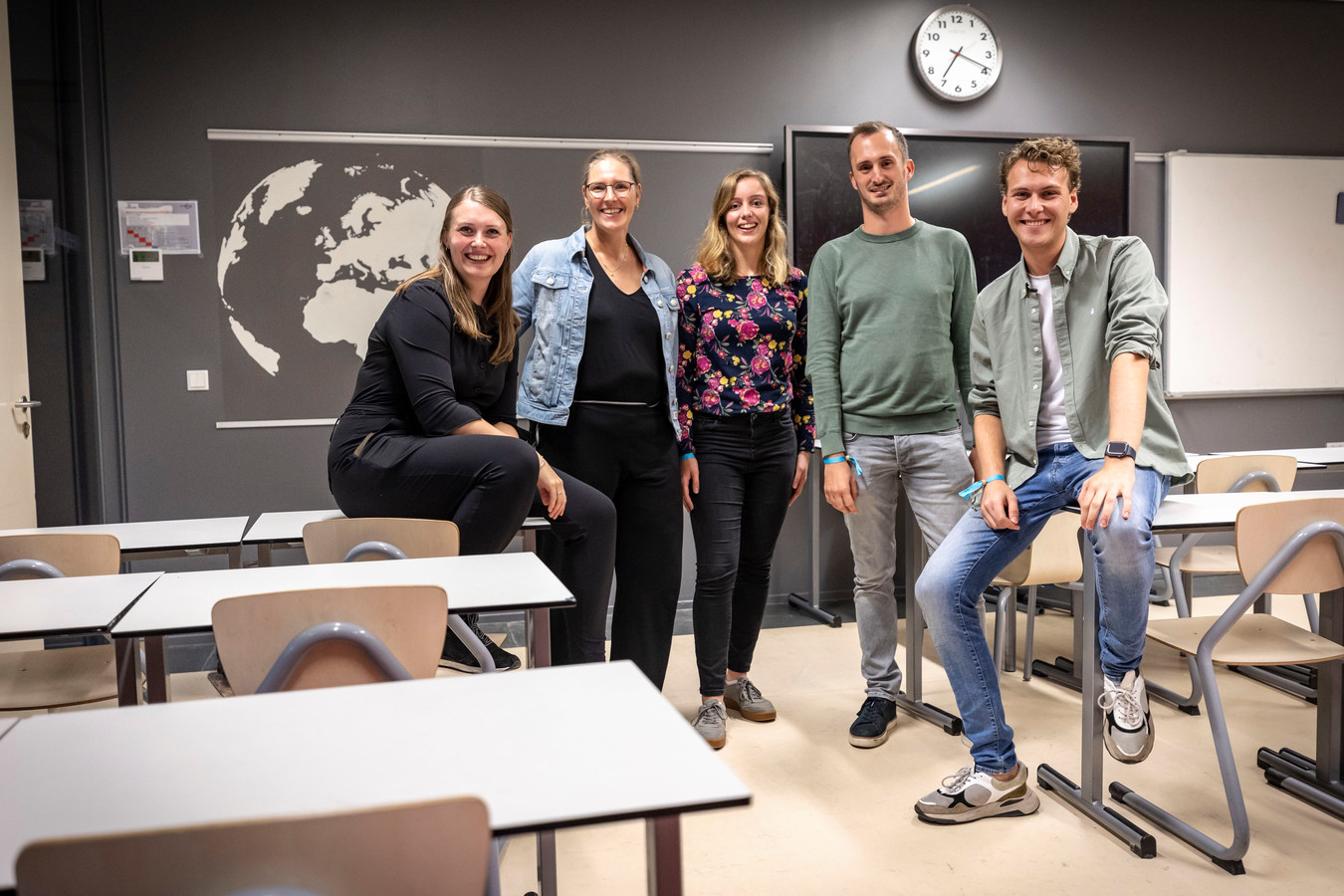 Oud-leerlingen Carmel halen tijdens reünie herinneringen op aan ...