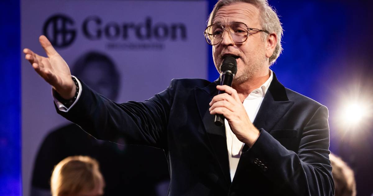 Gordon opent nieuwe koffiezaak in Blaricum | Blaricum | AD.nl