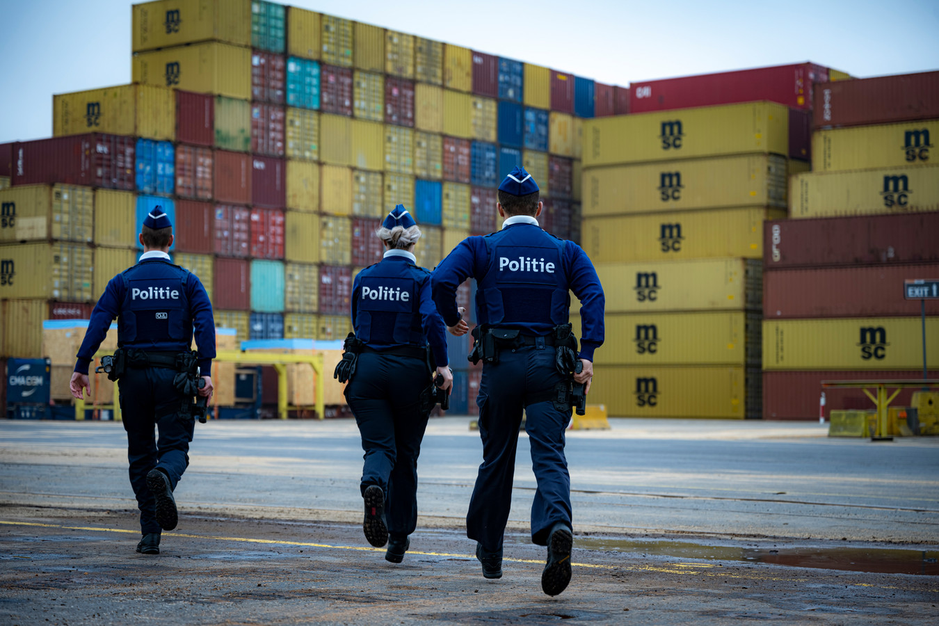 Niet alleen recordhoeveelheid drugs in beslag genomen maar ook recordaantal arrestaties in haven ...