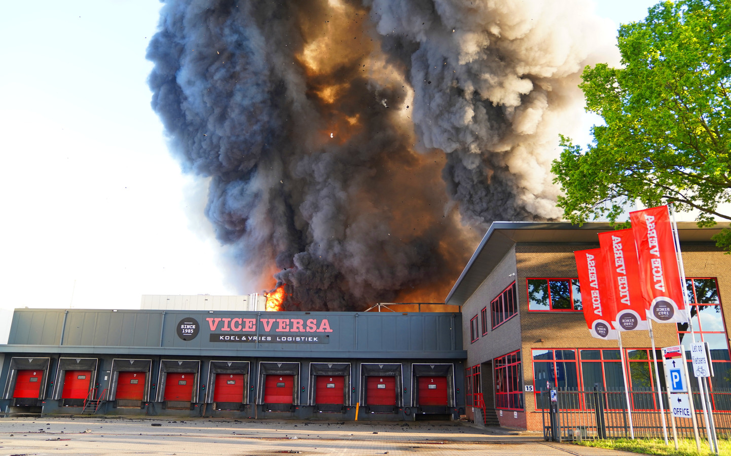 Concurrent uit Veghel helpt door brand getroffen Vice Versa: ‘We weten ...