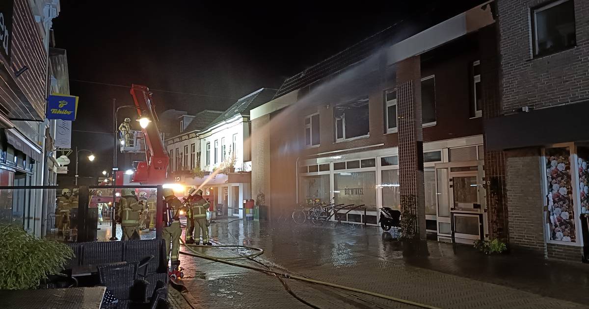 Brandweer heeft uitslaande brand in appartement in Winterswijk snel ...