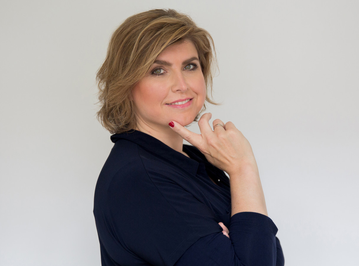 Boven ieder bed zou een poster van Francis van Broekhuizen moeten ...