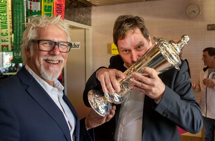 Voetbalclub Concordia verenigt Ajax en Feyenoord en ontvangt replica ...