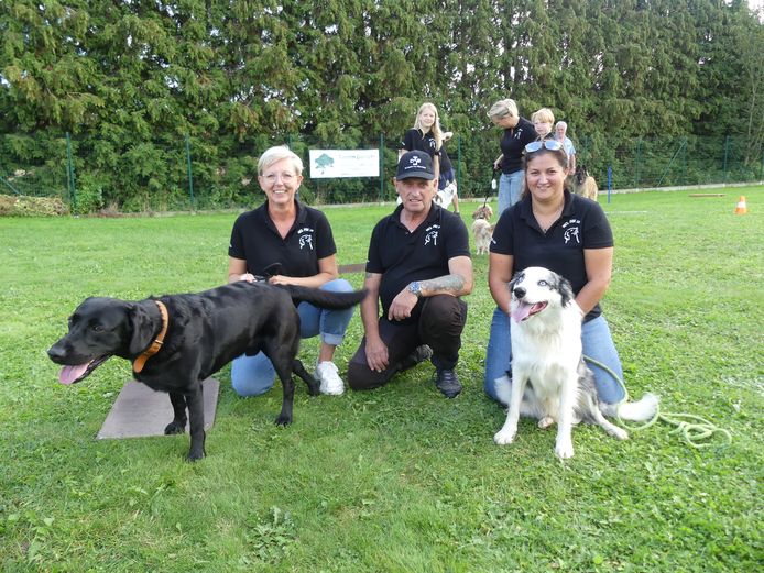 Hondenliefhebbers richten nieuwe school Dogs For Life op in Petegem-aan ...
