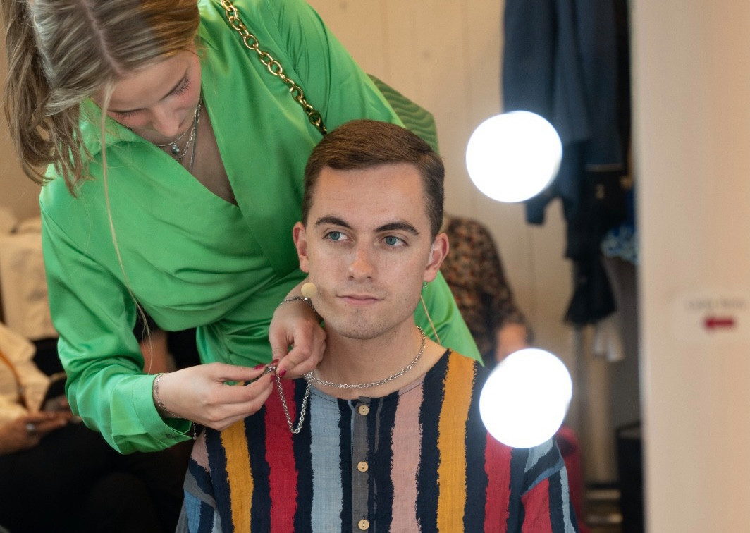 Jelle uit Oirschot maakt nieuwe familiefilm. ‘Zwarte Pieten konden niet ...