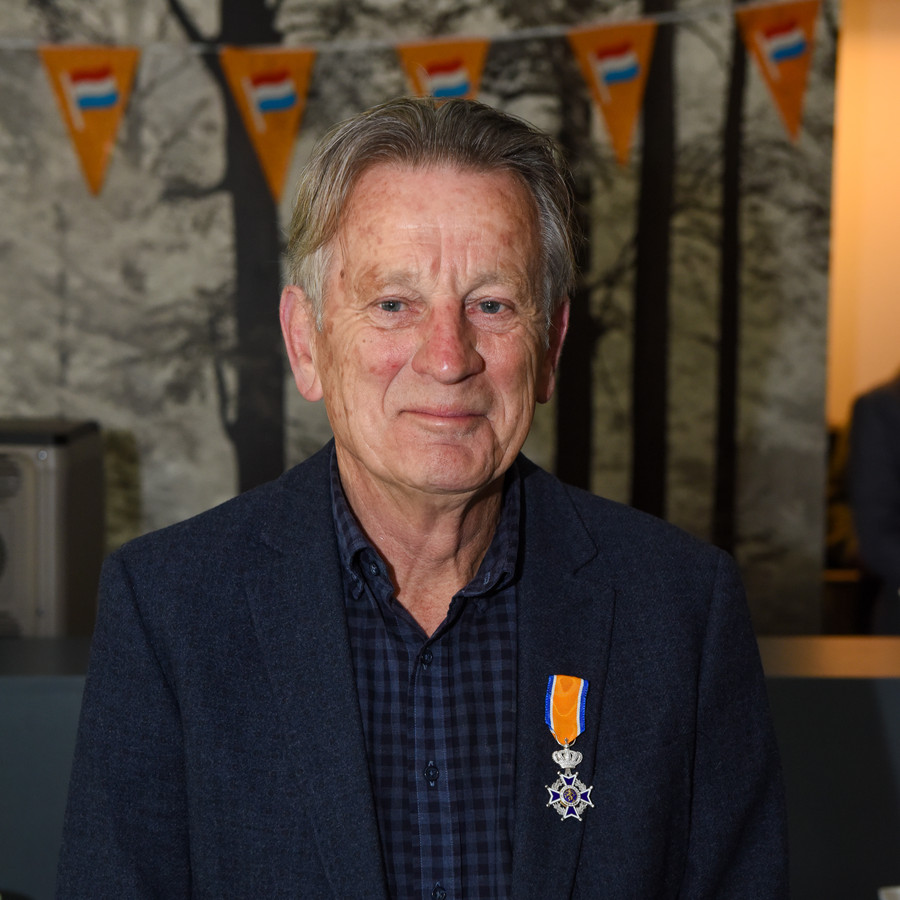 Veertien koninklijke onderscheidingen in de gemeente Oosterhout | Foto ...