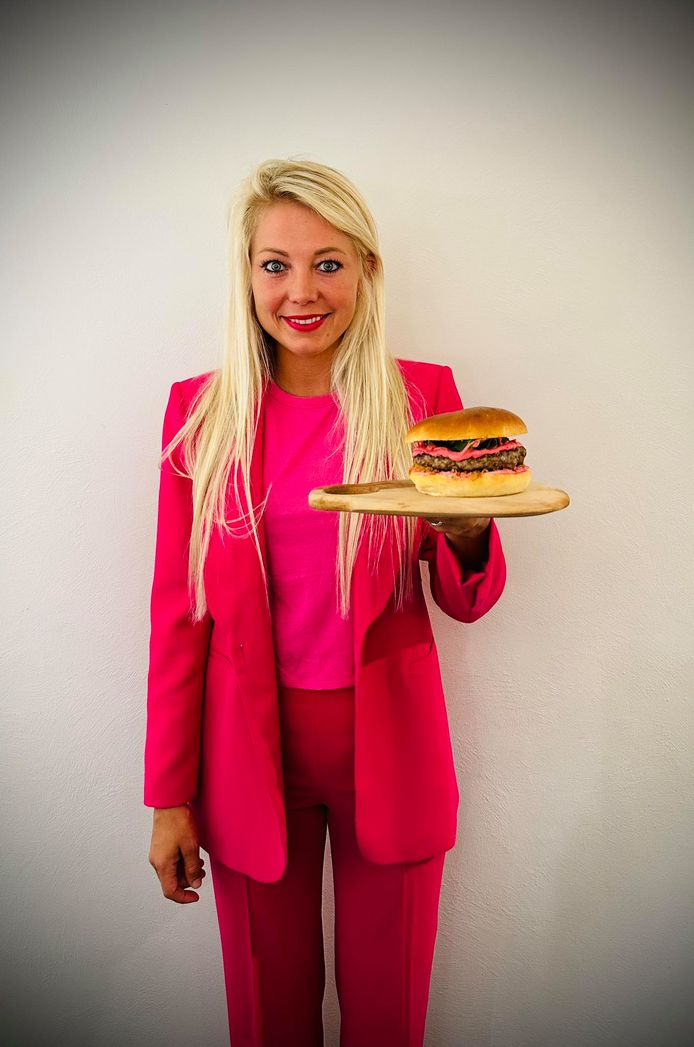 Frituur Passe Vite pikt in op Barbie-hype: “Dit is onze ‘pinky burger ...