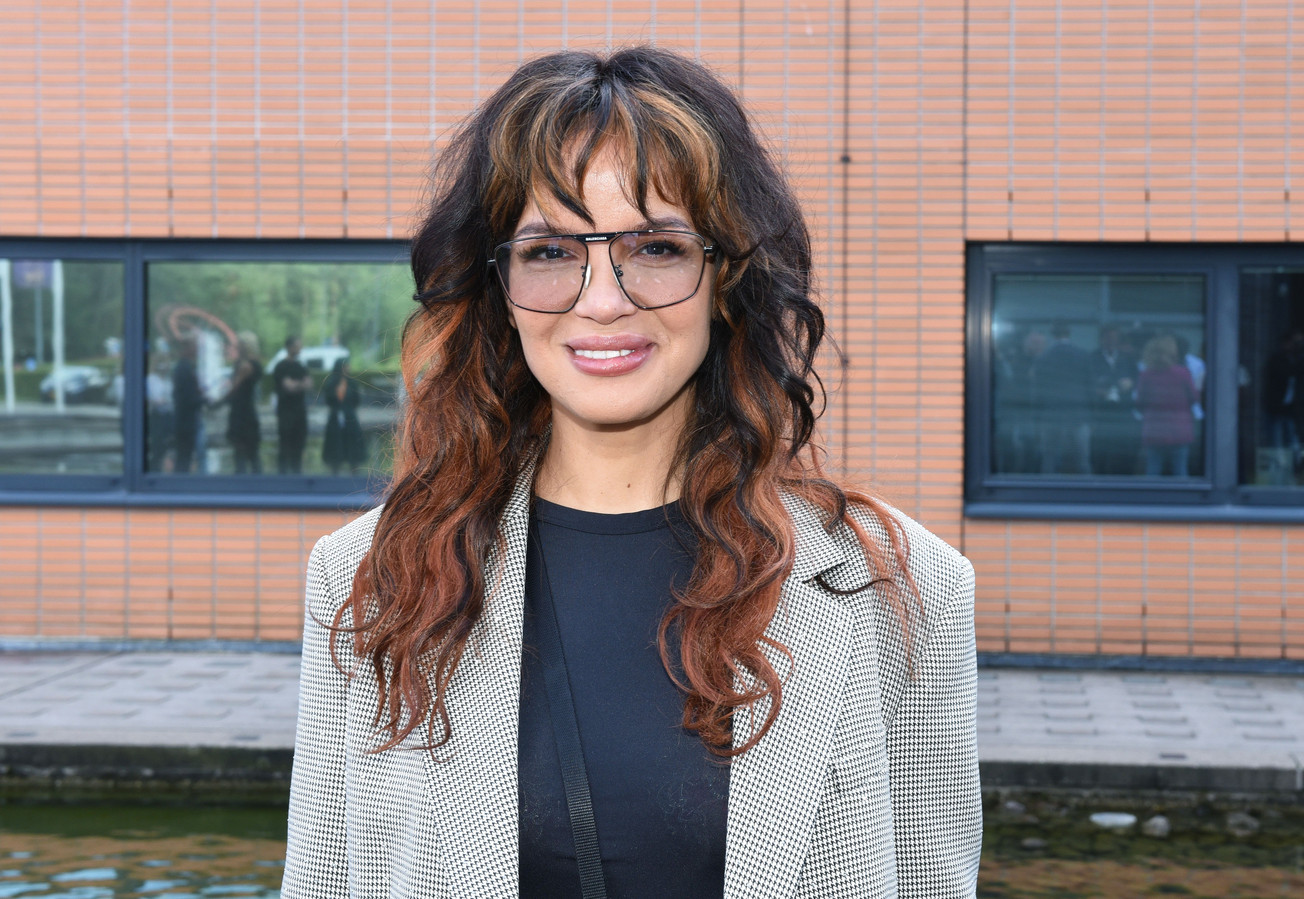 Zangeres Eva Simons viel afgelopen jaar 44 kilo af: ‘Mijn man maakt me ...