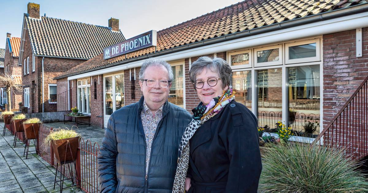 Na vier generaties is het café voorgoed op slot, maar De Phoenix ...