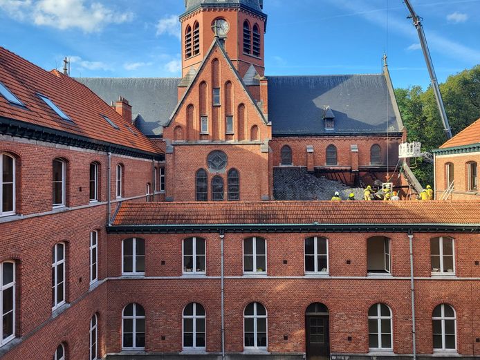 Brand in klooster van Essen na dakwerken: rookpluim van ver te zien ...