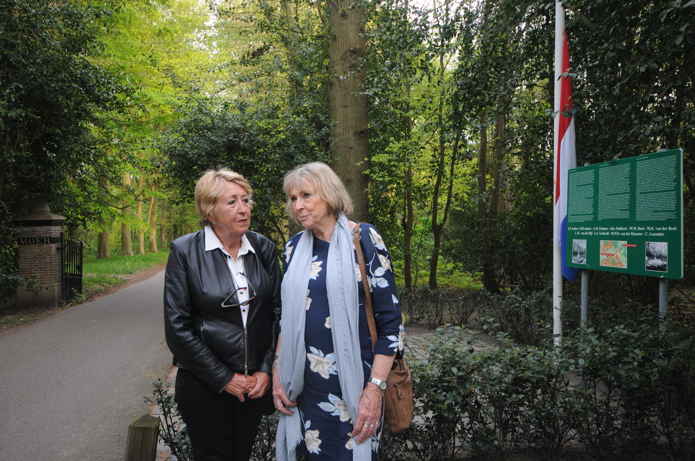 Een extra eerbetoon tijdens Dodenherdenking aan de Tien van Renesse ...