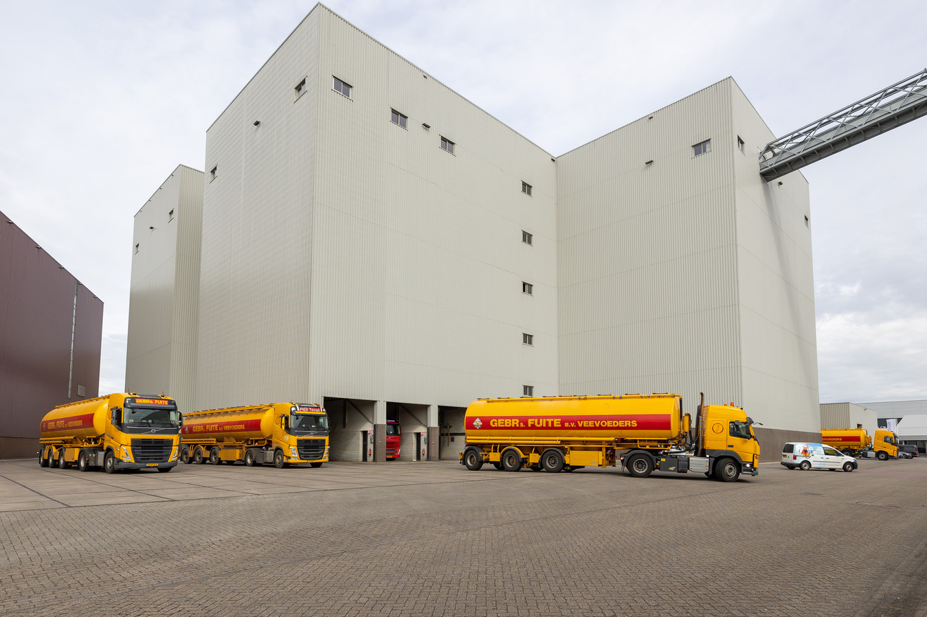 Dit bedrijf uit Genemuiden zint op overname noodlijden­de slachterij ...