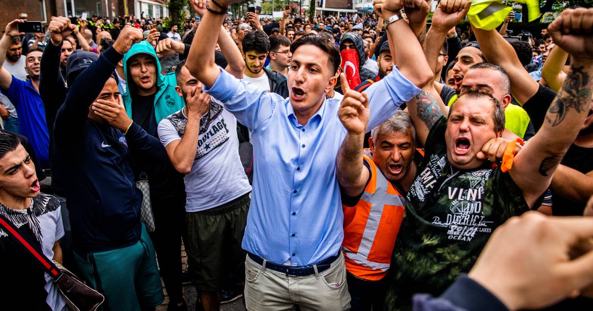 Pegida komt pas over twee weken bij moskee in Apeldoorn demonstreren ...