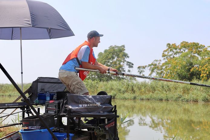 Wereldkampioen Jeffrey (24) uit Woudenberg vangt 180 vissen in vier uur ...