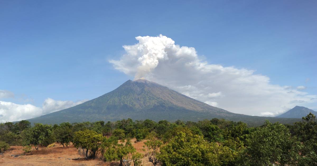 Beroemde vulkaan op Bali eist slachtoffer: Nederlandse vrouw (29) valt ...
