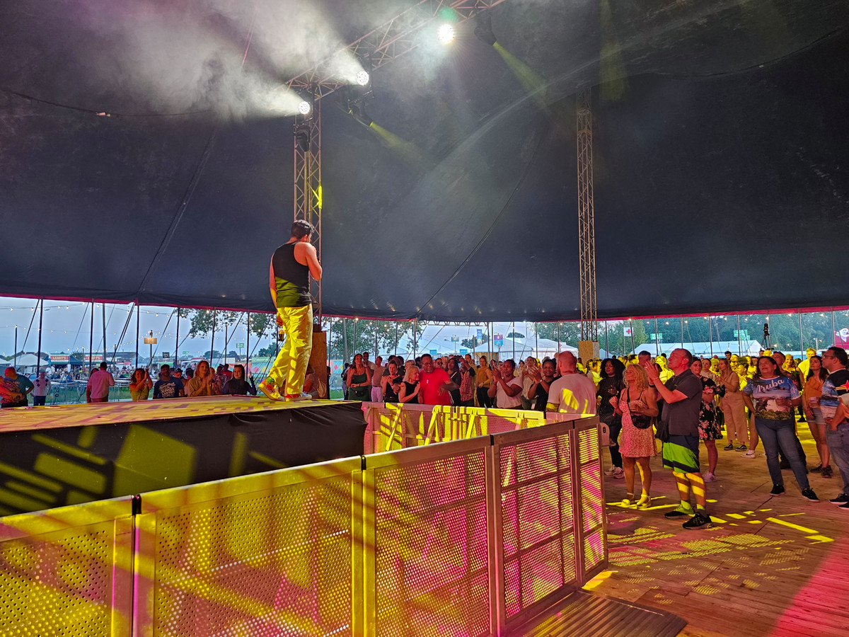 IN BEELD. 40ste Antilliaanse Feesten gestart onder stralende zomerzon ...