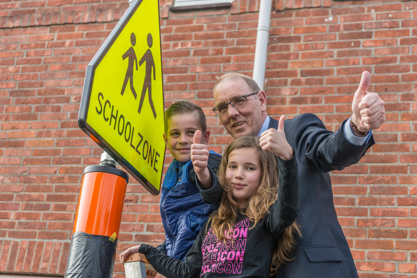 ‘Schoolzone’ remt nauwelijks af, maar geeft wel veilig gevoel | Foto ...