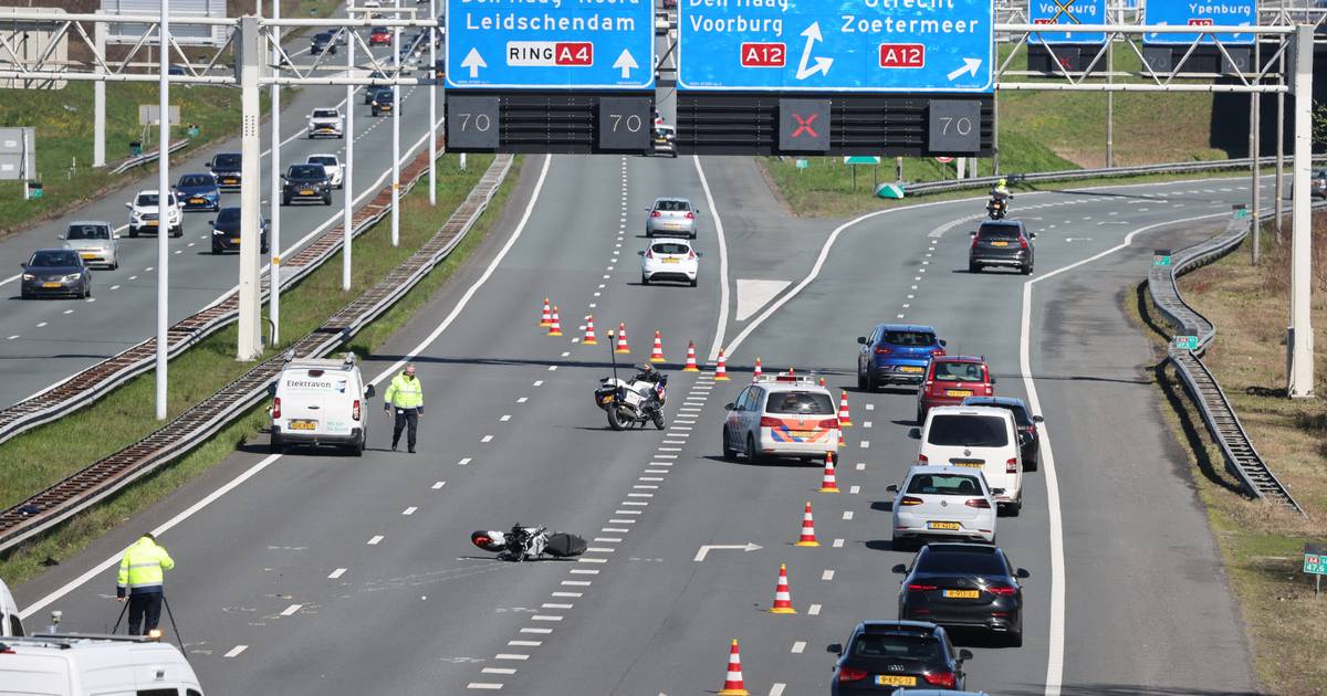 Motorrijder ernstig gewond na aanrijding met busje op A4: andere ...