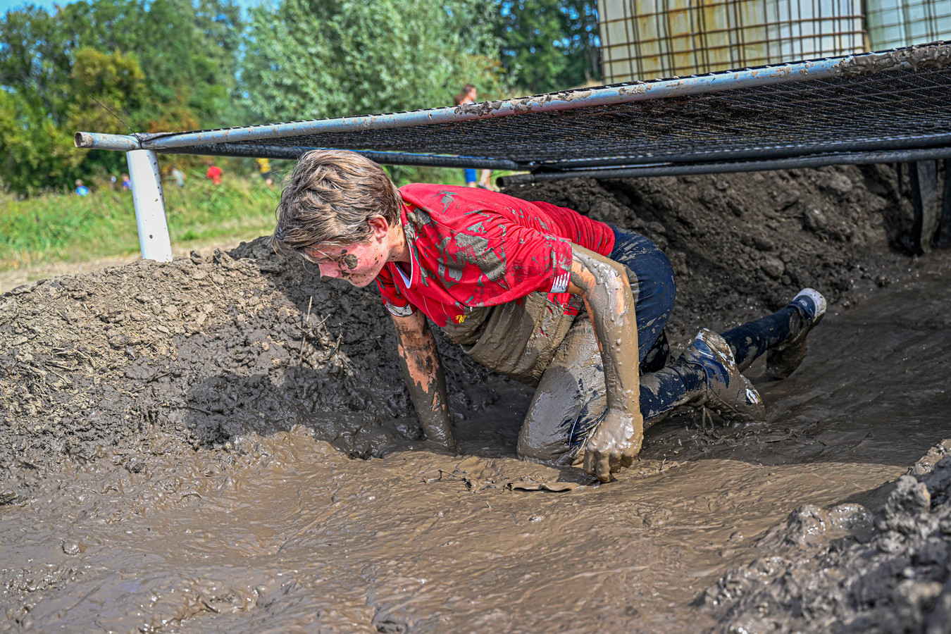 Modder, water en obstakels: Polderchallenge Standdaarbuiten wederom ...