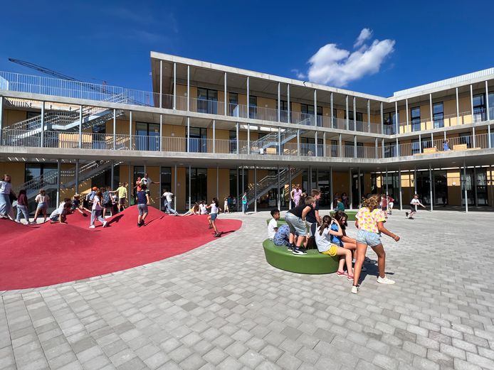 Eerste schooldag meteen in splinternieuw gebouw voor leerlingen Via ...