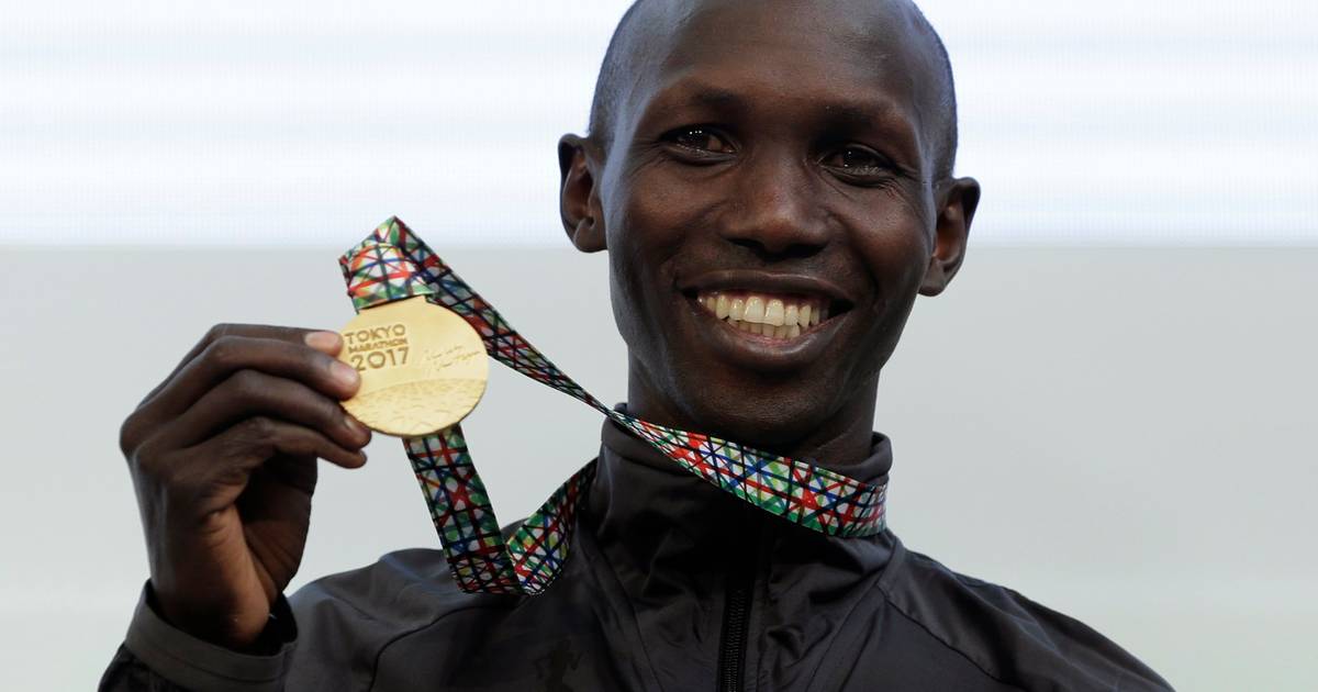 Kipsang dicht bij wereldrecord in marathon Tokio | Andere sporten | AD.nl