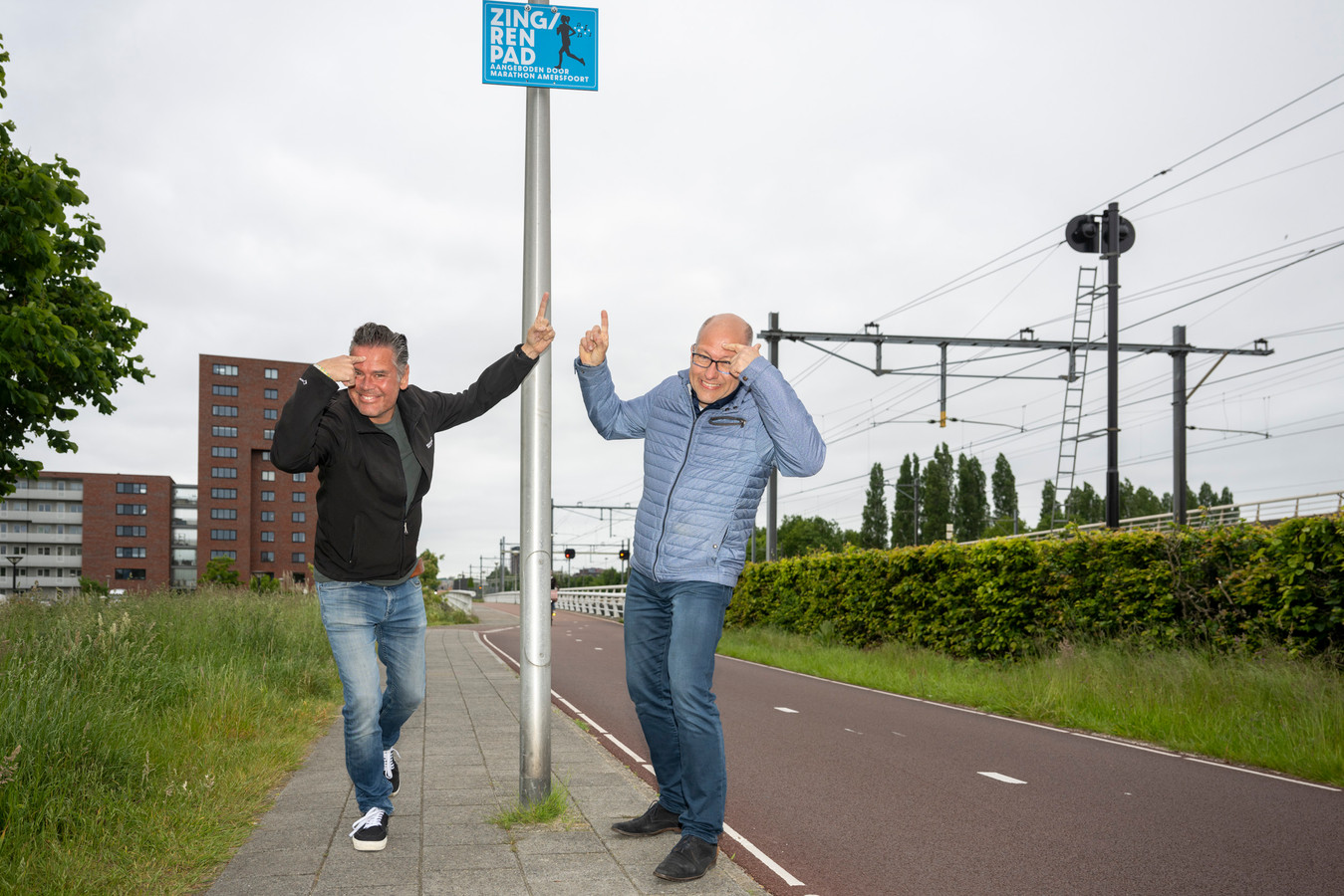 Zingen tijdens het hardlopen? Deze bordjes dagen je uit... ‘Het is een ...