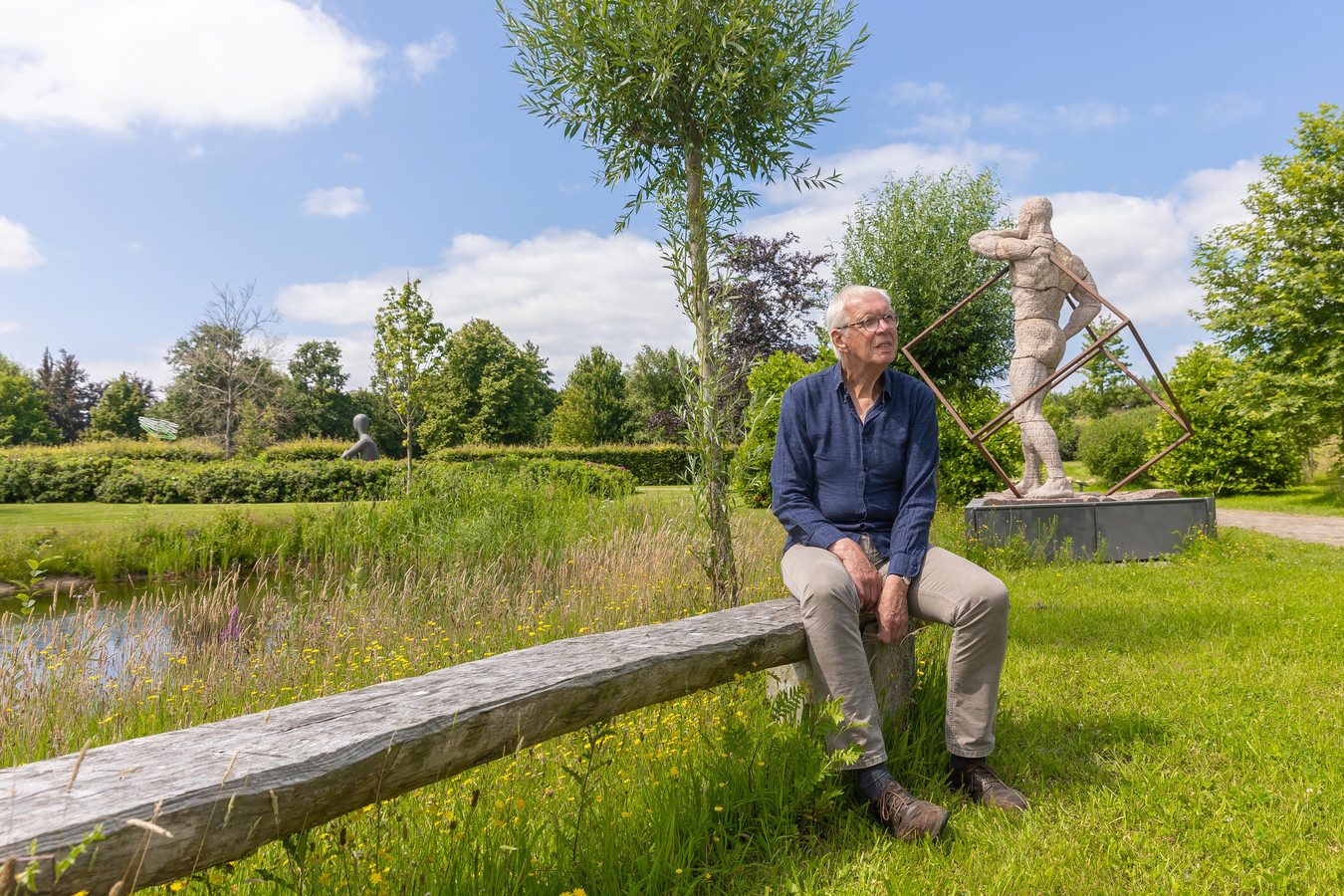Eigenaar beelden­park laat kunstwerk vernieti­gen, maker zeer geschokt ...