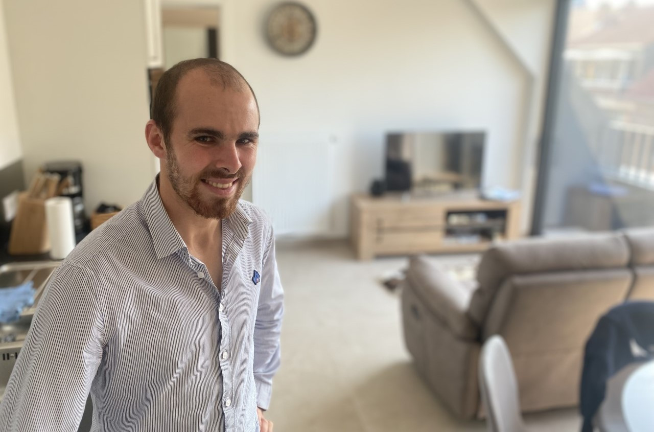 Tien jaar na zwaar ongeval waarbij Gregory (24) zijn vader verloor ...