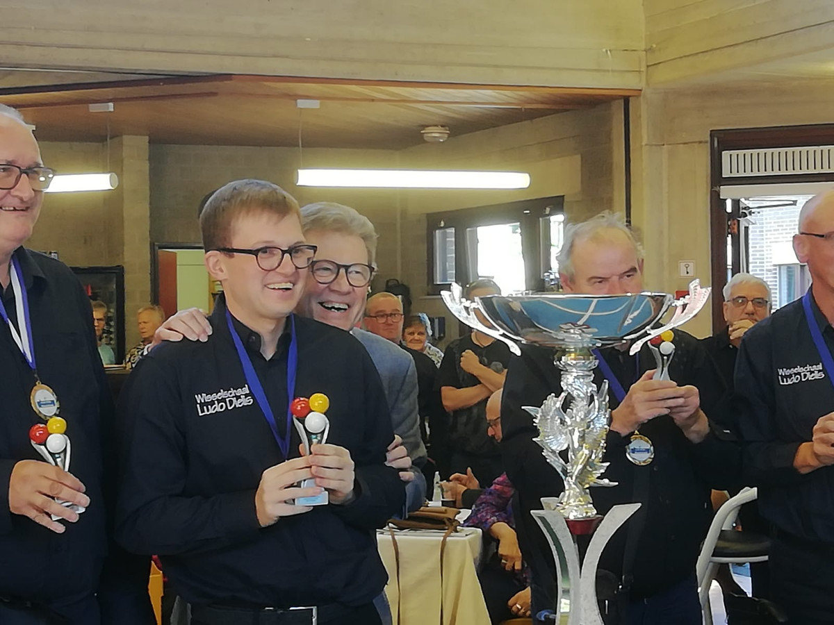 Yannick Peeters uit Gooreind wint G-biljarttornooi wisselschaal Ludo ...