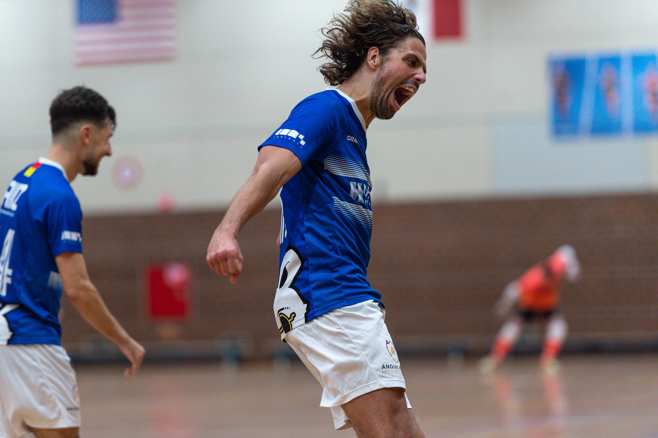 Dylan de Bruin met vijf goals goud waard voor AGOVV Futsal tegen White ...