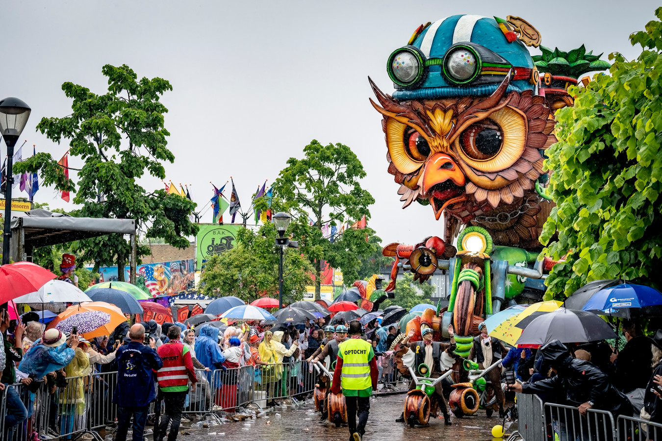 Droog, maar carnaval in de regen: dit was de zomer van 2022 | Foto ...