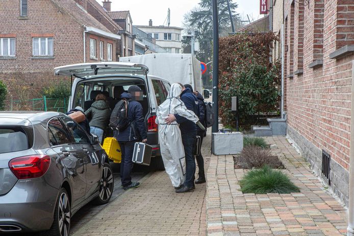 RECONSTRUCTIE. Guillaume (28) toont hoe hij 27-jarige Steven in zijn ...