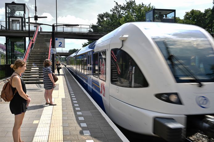 Minder reistijd, maar waarschijnlijk tóch geen bussen over oude spoor ... Minder reistijd, maar waarschijnlijk tóch geen bussen over oude spoor ...