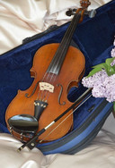 Viool Holocaustslachtoffer dankzij Amsterdamse buren weer in Joodse ...