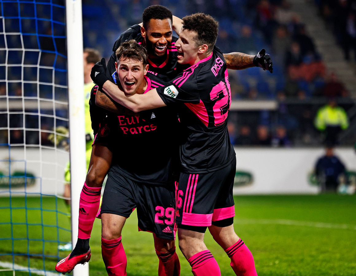 Santiago Giménez schiet worstelend Feyenoord naar halve finales KNVB-beker met late goal in ...