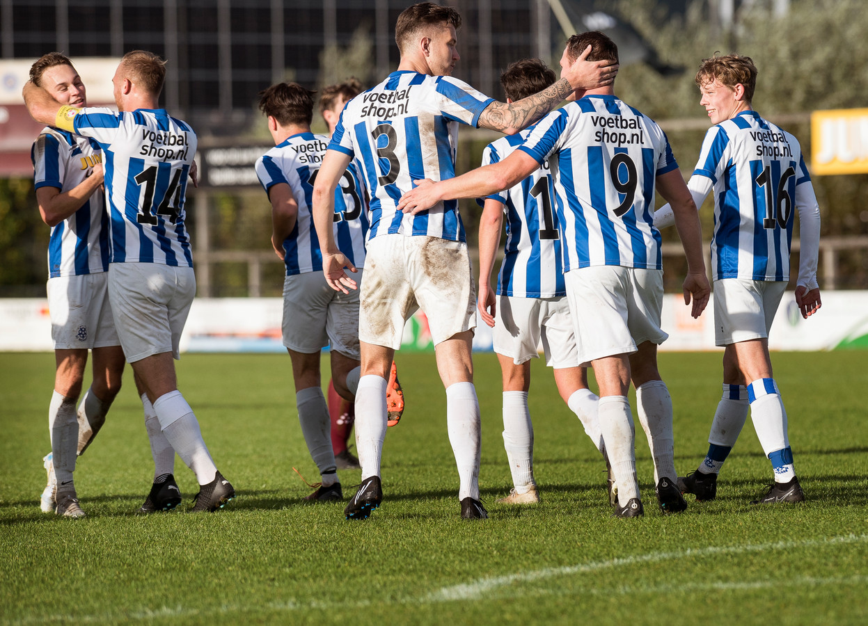 Staking bij SC Woerden, nekklem bij ASW, tienklapper Floreant en dit ...