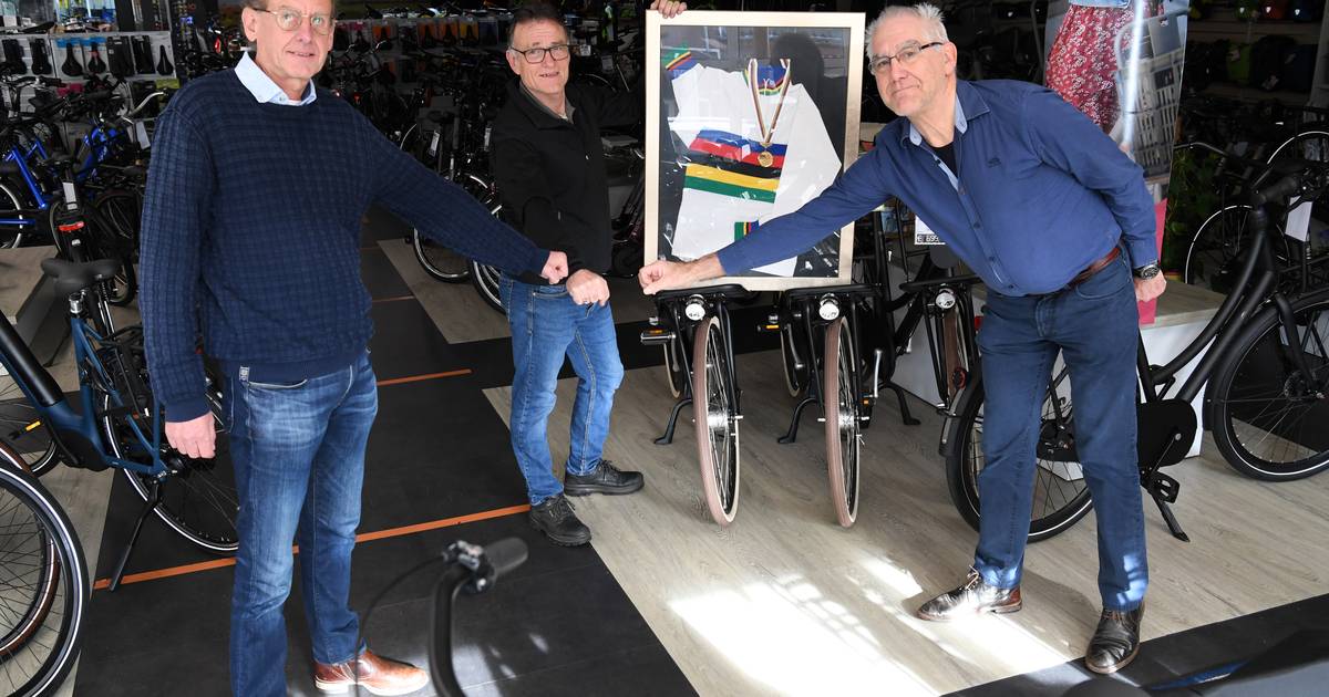 Henk Baars, oud-wereldkampioen veldrijden, bracht trots in Diessen ...