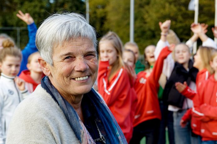 MHC de Dommel neemt na 50 jaar afscheid van topvrijwilliger Jenny van ...