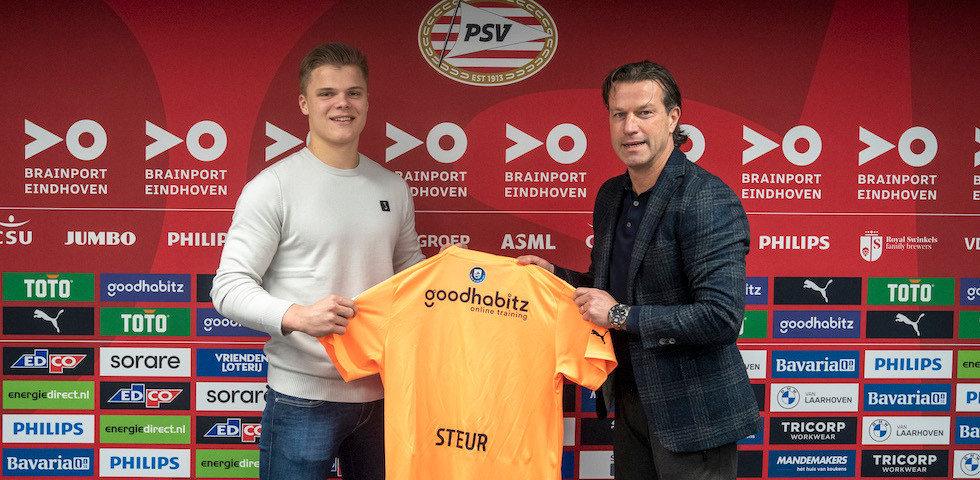Nieuwe keeper krijgt in ‘hol van de leeuw’ de kans bij PSV-talenten ... Nieuwe keeper krijgt in ‘hol van de leeuw’ de kans bij PSV-talenten ...
