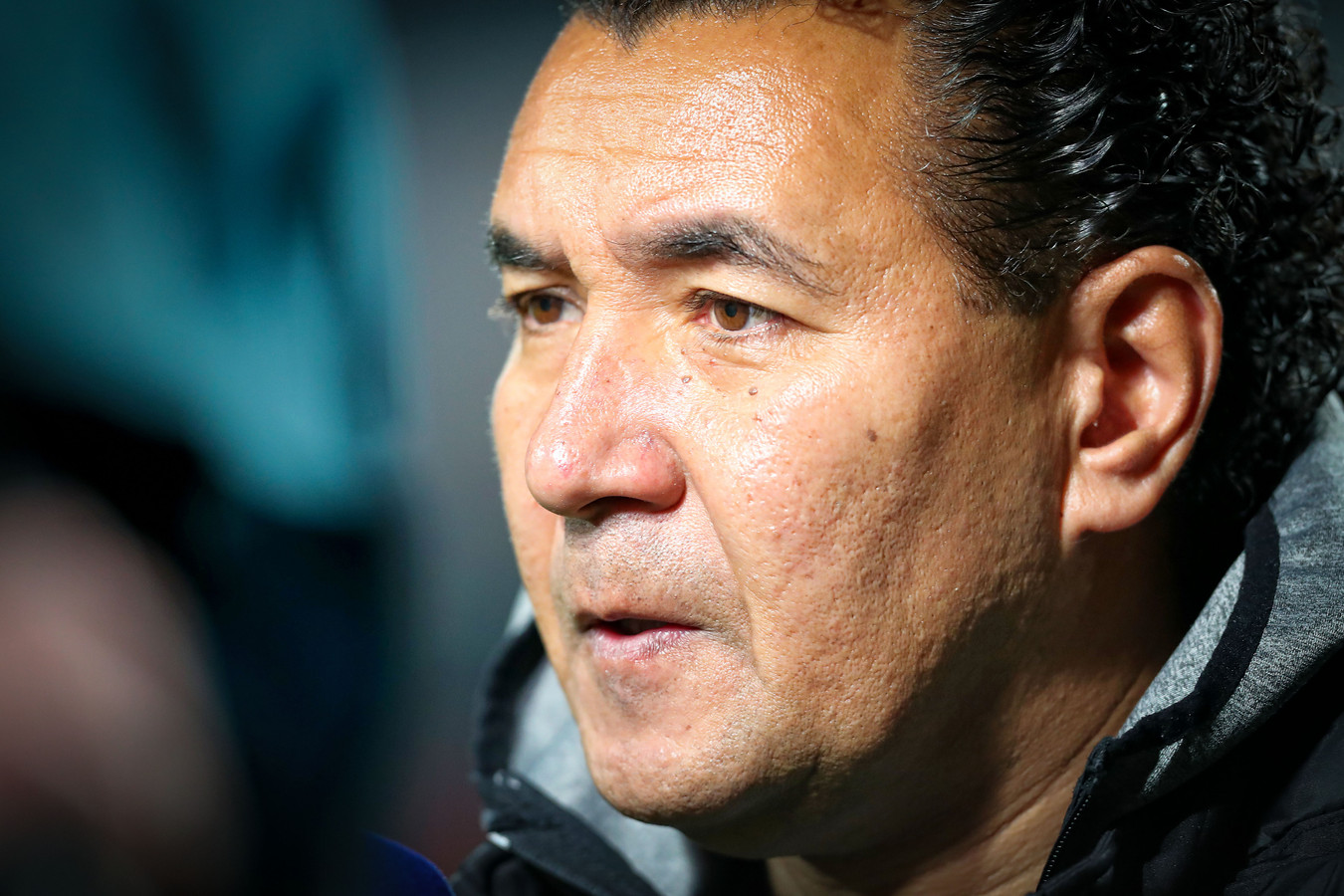 Woedende Ricardo Moniz stapt van veld om racisme, maar krijgt rode ... Woedende Ricardo Moniz stapt van veld om racisme, maar krijgt rode ...