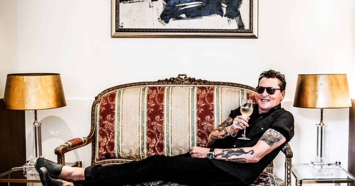 Barry Hay 'doet' André Hazes: het moet niet gekker worden | Show ... Barry Hay 'doet' André Hazes: het moet niet gekker worden | Show ...
