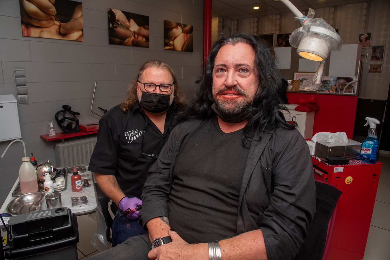 Floris van ‘Don’t Worry, Be Happy’ uit lijkwagen met valse nummerplaten recht naar de gevangenis ...