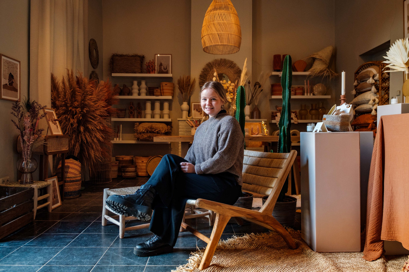 Jonge onderneemster opent naast zomerbar nu ook interieurwinkel in Bar ...
